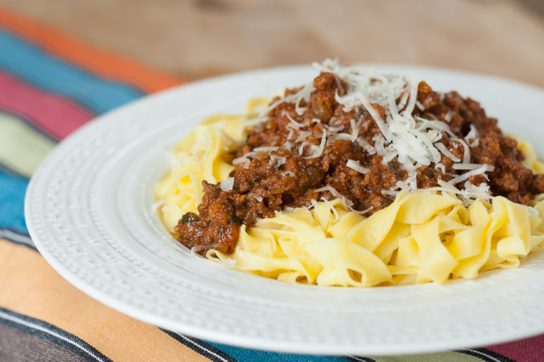 Tagliatelle de casa cu ragu de vita - Taste Bazaar